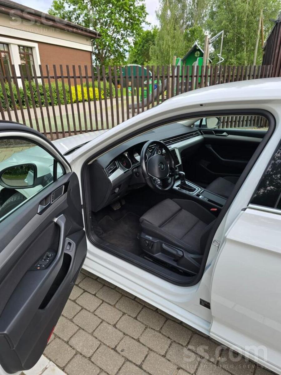 White Volkswagen Passat B8 2019 in Riga, with an engine capacity of 1.50 L and mileage of 131 thousand km for 14500 €, photo 9 on AUTOMOTO.COM.LV