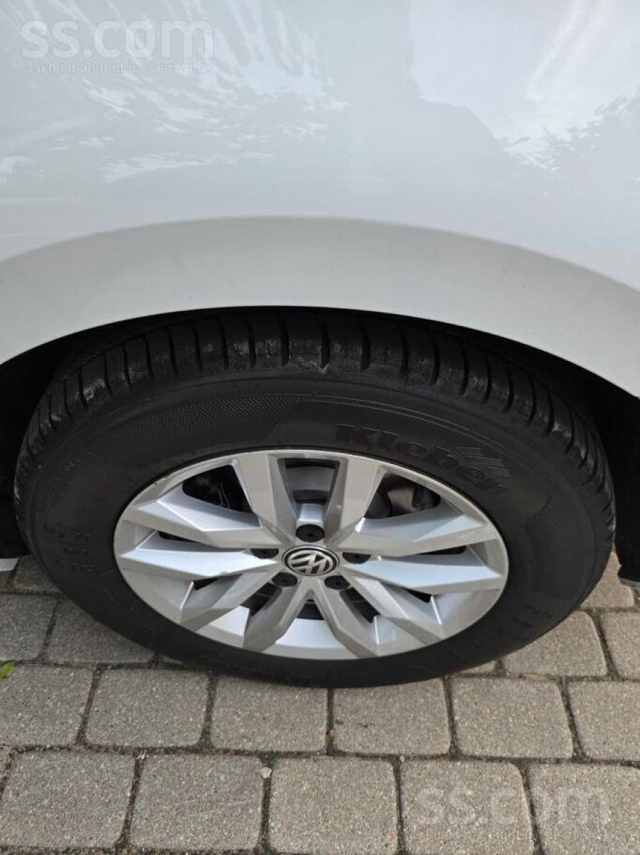White Volkswagen Passat B8 2019 in Riga, with an engine capacity of 1.50 L and mileage of 131 thousand km for 14500 €, photo 11 on AUTOMOTO.COM.LV