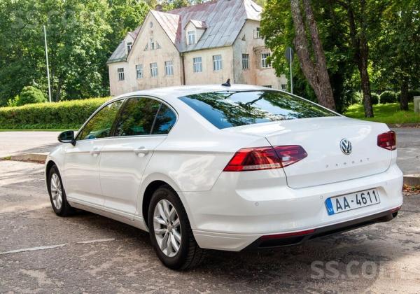 Balts Volkswagen Passat B8 2020 Cēsis, ar dzinēja tilpumu 2.00 L un nobraukumu 105 tūkst. km par 18500 €, foto 2 vietnē AUTOMOTO.COM.LV