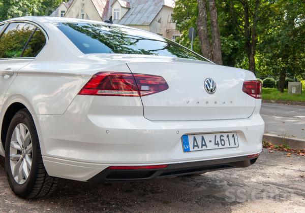 Balts Volkswagen Passat B8 2020 Cēsis, ar dzinēja tilpumu 2.00 L un nobraukumu 105 tūkst. km par 18500 €, foto 8 vietnē AUTOMOTO.COM.LV