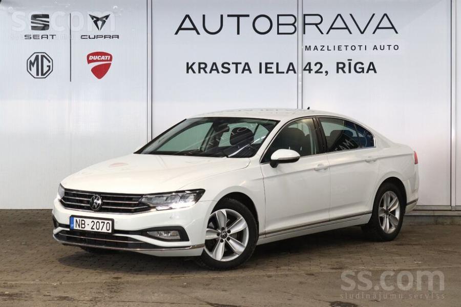 White Volkswagen Passat B8 2021 in Riga, with an engine capacity of 1.50 L and mileage of 115 thousand km for 19000 €, photo 1 on AUTOMOTO.COM.LV
