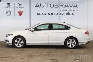 White Volkswagen Passat B8 2021 in Riga, with an engine capacity of 1.50 L and mileage of 115 thousand km for 19000 €, photo 4 on AUTOMOTO.COM.LV
