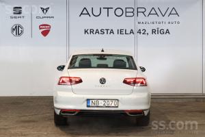 White Volkswagen Passat B8 2021 in Riga, with an engine capacity of 1.50 L and mileage of 115 thousand km for 19000 €, photo 7 on AUTOMOTO.COM.LV