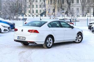 White Volkswagen Passat B8 2021 in Riga, with an engine capacity of 1.50 L and mileage of 115 thousand km for 19000 €, photo 29 on AUTOMOTO.COM.LV