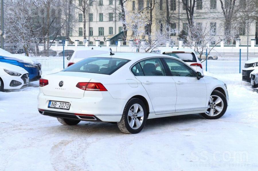 White Volkswagen Passat B8 2021 in Riga, with an engine capacity of 1.50 L and mileage of 115 thousand km for 19000 €, photo 29 on AUTOMOTO.COM.LV