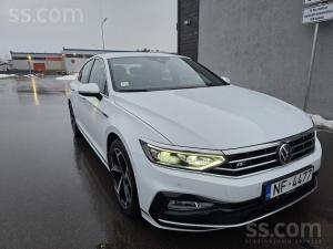 Balts Volkswagen Passat B8 2022 Rīga, ar dzinēja tilpumu 2.00 L un nobraukumu 67 tūkst. km par 29000 €, foto 20 vietnē AUTOMOTO.COM.LV