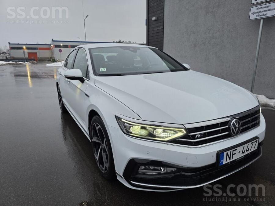 Balts Volkswagen Passat B8 2022 Rīga, ar dzinēja tilpumu 2.00 L un nobraukumu 67 tūkst. km par 29000 €, foto 20 vietnē AUTOMOTO.COM.LV