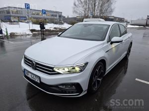 Balts Volkswagen Passat B8 2022 Rīga, ar dzinēja tilpumu 2.00 L un nobraukumu 67 tūkst. km par 29000 €, foto 21 vietnē AUTOMOTO.COM.LV