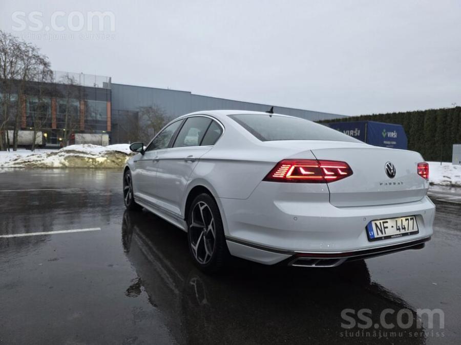 Balts Volkswagen Passat B8 2022 Rīga, ar dzinēja tilpumu 2.00 L un nobraukumu 67 tūkst. km par 29000 €, foto 25 vietnē AUTOMOTO.COM.LV
