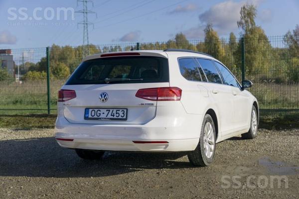 White Volkswagen Passat B8 2015 in Riga, with an engine capacity of 1.60 L and mileage of 375 thousand km for 8790 €, photo 6 on AUTOMOTO.COM.LV