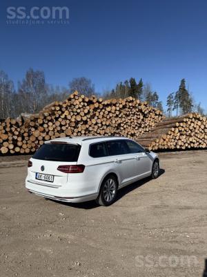 Balts Volkswagen Passat B8 2015 Cēsis, ar dzinēja tilpumu 2.00 L un nobraukumu 301 tūkst. km par 10500 €, foto 3 vietnē AUTOMOTO.COM.LV