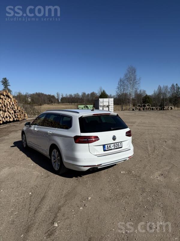 White Volkswagen Passat B8 2015 in Cesis, with an engine capacity of 2.00 L and mileage of 301 thousand km for 10500 €, photo 3 on AUTOMOTO.COM.LV