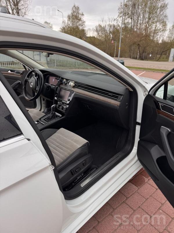 White Volkswagen Passat B8 2015 in Preili, with an engine capacity of 2.00 L and mileage of 304 thousand km for 8500 €, photo 7 on AUTOMOTO.COM.LV