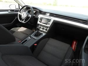 White Volkswagen Passat B8 2015 in Riga, with an engine capacity of 1.60 L and mileage of 375 thousand km for 7200 €, photo 15 on AUTOMOTO.COM.LV