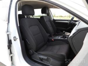 White Volkswagen Passat B8 2015 in Riga, with an engine capacity of 1.60 L and mileage of 375 thousand km for 7200 €, photo 16 on AUTOMOTO.COM.LV