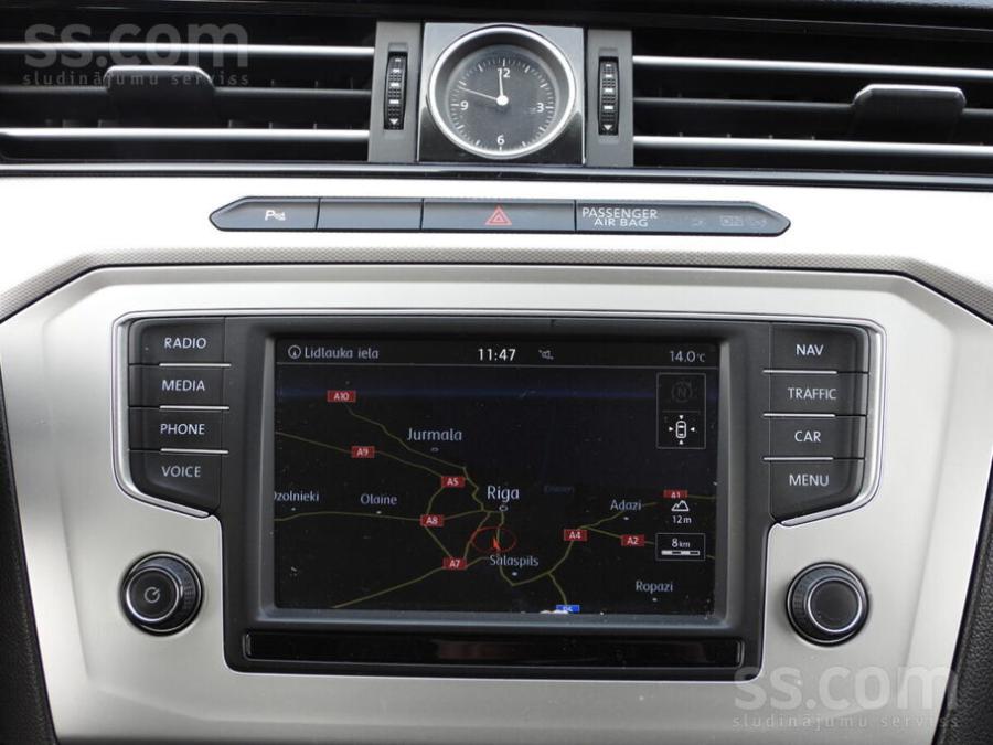 White Volkswagen Passat B8 2015 in Riga, with an engine capacity of 1.60 L and mileage of 375 thousand km for 7200 €, photo 21 on AUTOMOTO.COM.LV