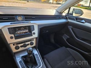Balts Volkswagen Passat B8 2015 Rīga, ar dzinēja tilpumu 1.40 L un nobraukumu 153 tūkst. km par 8100 €, foto 13 vietnē AUTOMOTO.COM.LV