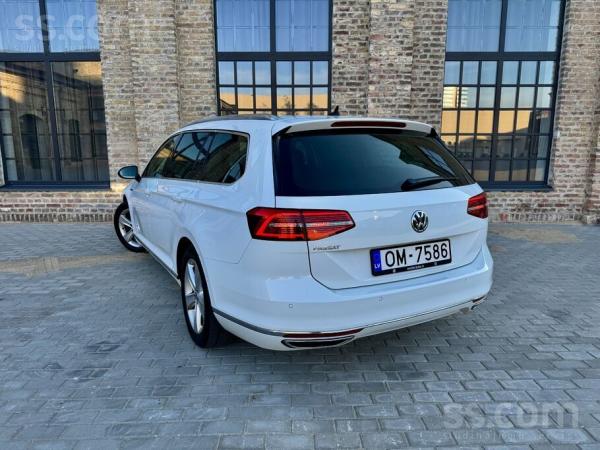 White Volkswagen Passat B8 2015 in Riga, with an engine capacity of 2.00 L and mileage of 314 thousand km for 7700 €, photo 3 on AUTOMOTO.COM.LV