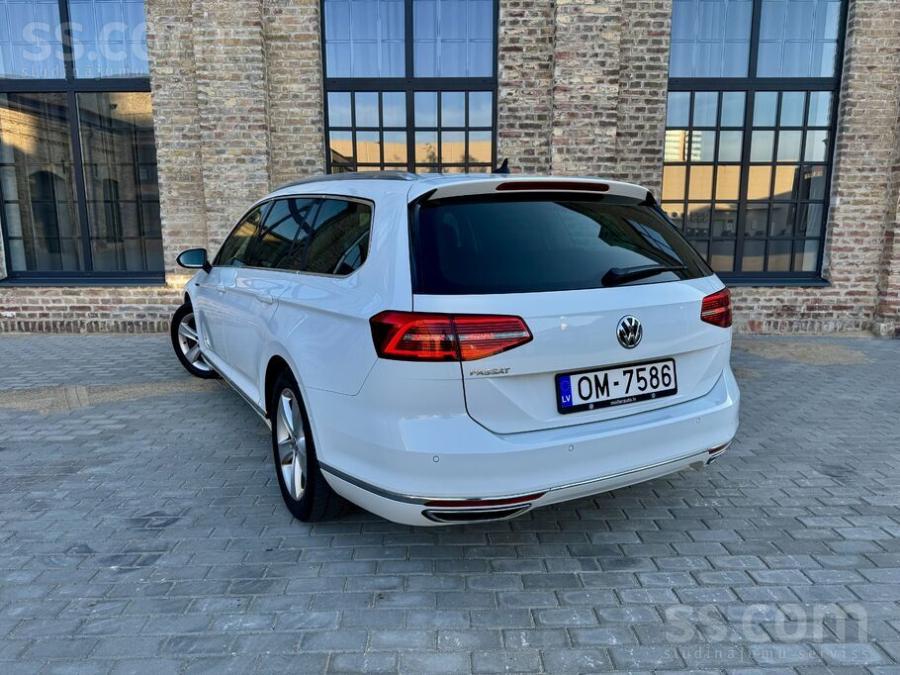 White Volkswagen Passat B8 2015 in Riga, with an engine capacity of 2.00 L and mileage of 314 thousand km for 7700 €, photo 4 on AUTOMOTO.COM.LV