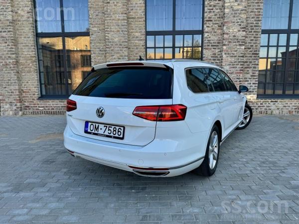 White Volkswagen Passat B8 2015 in Riga, with an engine capacity of 2.00 L and mileage of 314 thousand km for 7700 €, photo 4 on AUTOMOTO.COM.LV