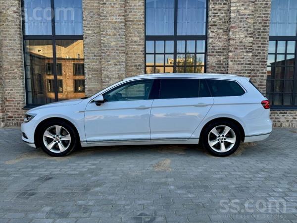 White Volkswagen Passat B8 2015 in Riga, with an engine capacity of 2.00 L and mileage of 314 thousand km for 7700 €, photo 5 on AUTOMOTO.COM.LV
