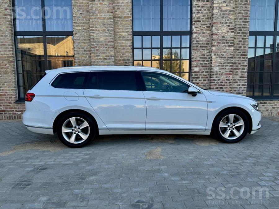 White Volkswagen Passat B8 2015 in Riga, with an engine capacity of 2.00 L and mileage of 314 thousand km for 7700 €, photo 7 on AUTOMOTO.COM.LV