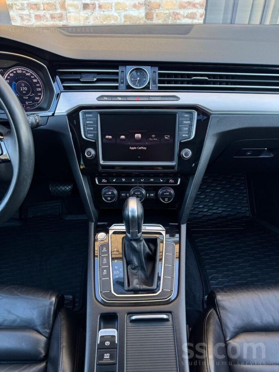 White Volkswagen Passat B8 2015 in Riga, with an engine capacity of 2.00 L and mileage of 314 thousand km for 7700 €, photo 10 on AUTOMOTO.COM.LV