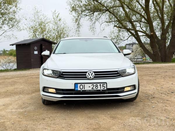 White Volkswagen Passat B8 2015 in Liepaja, with an engine capacity of 1.60 L and mileage of 166 thousand km for 7499 €, photo 1 on AUTOMOTO.COM.LV