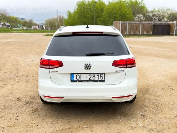 White Volkswagen Passat B8 2015 in Liepaja, with an engine capacity of 1.60 L and mileage of 166 thousand km for 7499 €, photo 5 on AUTOMOTO.COM.LV