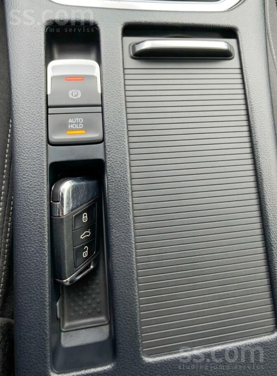 Balts Volkswagen Passat B8 2015 Liepāja, ar dzinēja tilpumu 1.60 L un nobraukumu 166 tūkst. km par 7499 €, foto 12 vietnē AUTOMOTO.COM.LV