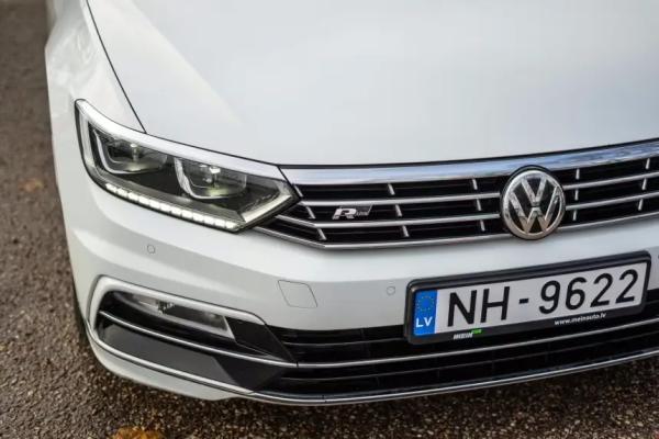 Balts Volkswagen Passat B8 2015 Liepāja, ar dzinēja tilpumu 1.60 L un nobraukumu 329 tūkst. km par 12850 €, foto 7 vietnē AUTOMOTO.COM.LV