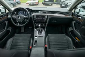 White Volkswagen Passat B8 2015 in Liepaja, with an engine capacity of 1.60 L and mileage of 329 thousand km for 12850 €, photo 9 on AUTOMOTO.COM.LV