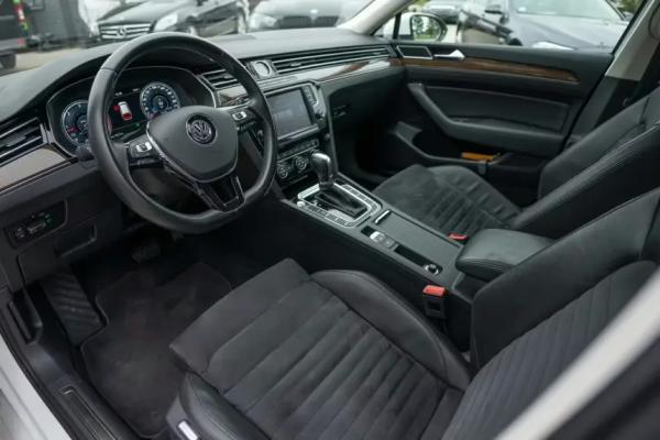 Balts Volkswagen Passat B8 2015 Liepāja, ar dzinēja tilpumu 1.60 L un nobraukumu 329 tūkst. km par 12850 €, foto 9 vietnē AUTOMOTO.COM.LV