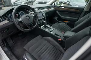 White Volkswagen Passat B8 2015 in Liepaja, with an engine capacity of 1.60 L and mileage of 329 thousand km for 12850 €, photo 10 on AUTOMOTO.COM.LV