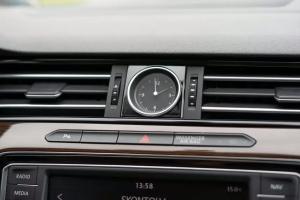 White Volkswagen Passat B8 2015 in Liepaja, with an engine capacity of 1.60 L and mileage of 329 thousand km for 12850 €, photo 22 on AUTOMOTO.COM.LV