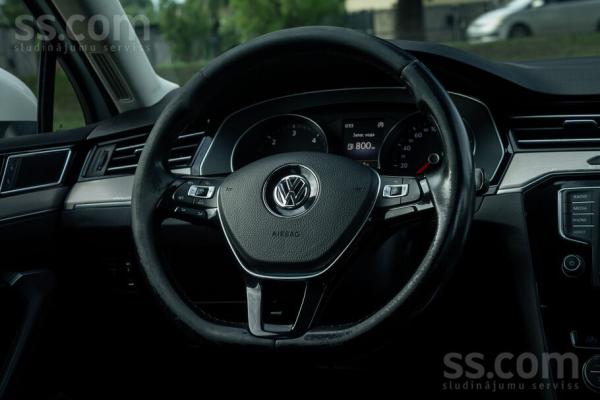 Balts Volkswagen Passat B8 2015 Jelgava, ar dzinēja tilpumu 2.00 L un nobraukumu 346 tūkst. km par 6900 €, foto 11 vietnē AUTOMOTO.COM.LV