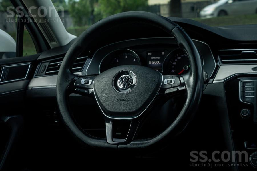 Balts Volkswagen Passat B8 2015 Jelgava, ar dzinēja tilpumu 2.00 L un nobraukumu 346 tūkst. km par 6900 €, foto 11 vietnē AUTOMOTO.COM.LV