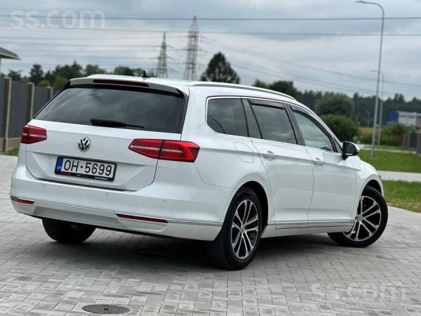 White Volkswagen Passat B8 2016 in Riga, with an engine capacity of 2.00 L and mileage of 296 thousand km for 8650 €, photo 2 on AUTOMOTO.COM.LV