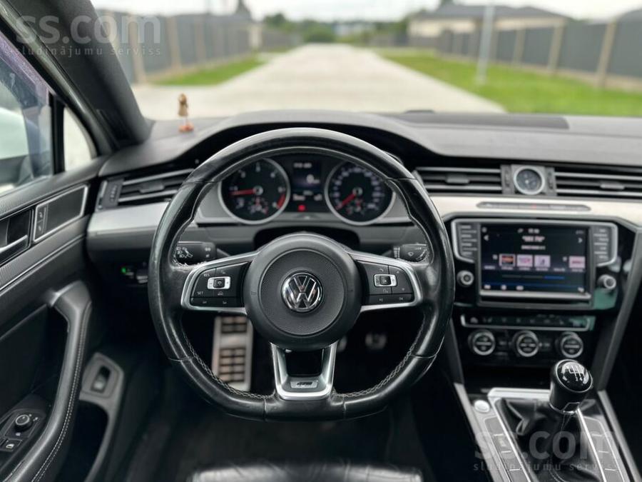 Balts Volkswagen Passat B8 2016 Rīga, ar dzinēja tilpumu 2.00 L un nobraukumu 296 tūkst. km par 8650 €, foto 12 vietnē AUTOMOTO.COM.LV