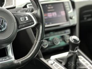 Balts Volkswagen Passat B8 2016 Rīga, ar dzinēja tilpumu 2.00 L un nobraukumu 296 tūkst. km par 8650 €, foto 13 vietnē AUTOMOTO.COM.LV