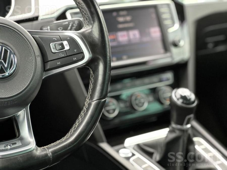 Balts Volkswagen Passat B8 2016 Rīga, ar dzinēja tilpumu 2.00 L un nobraukumu 296 tūkst. km par 8650 €, foto 13 vietnē AUTOMOTO.COM.LV