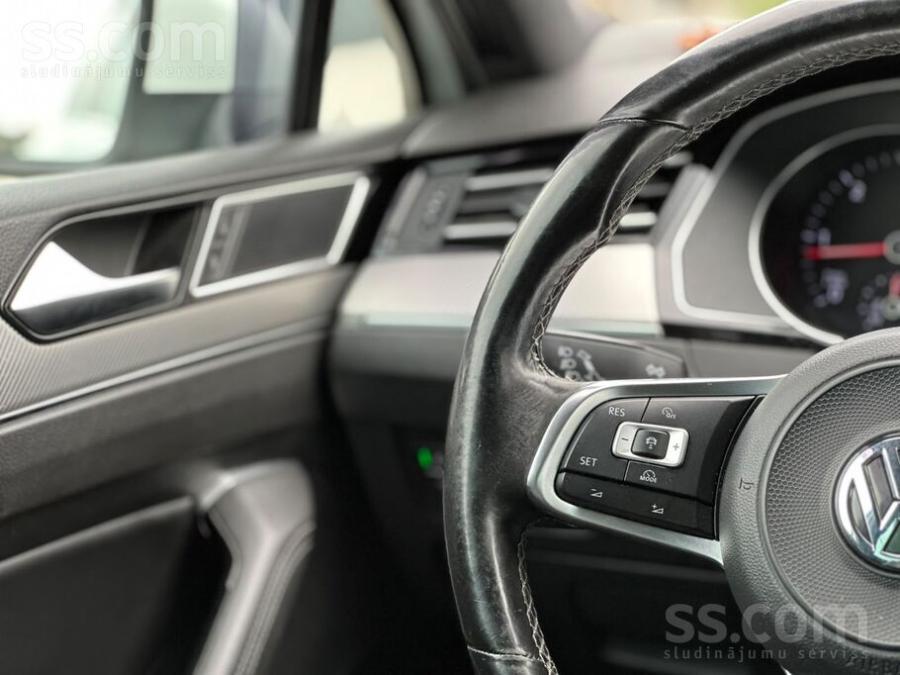 Balts Volkswagen Passat B8 2016 Rīga, ar dzinēja tilpumu 2.00 L un nobraukumu 296 tūkst. km par 8650 €, foto 14 vietnē AUTOMOTO.COM.LV