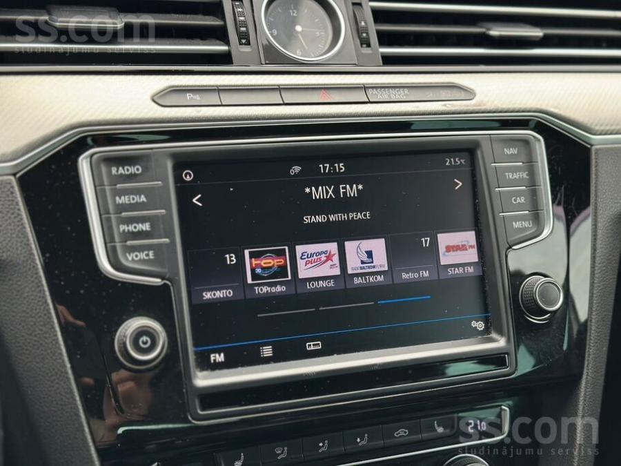 Balts Volkswagen Passat B8 2016 Rīga, ar dzinēja tilpumu 2.00 L un nobraukumu 296 tūkst. km par 8650 €, foto 18 vietnē AUTOMOTO.COM.LV