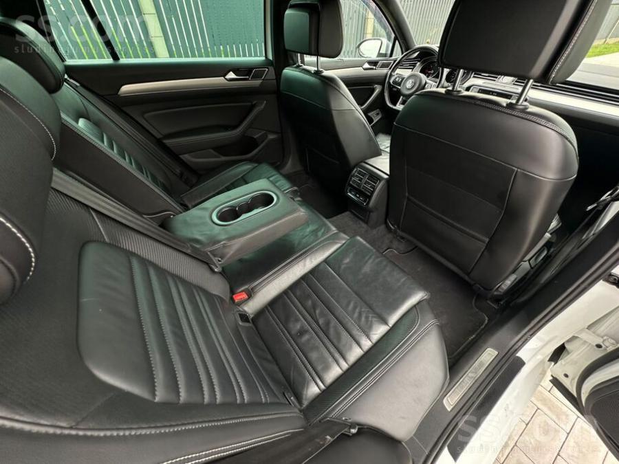 Balts Volkswagen Passat B8 2016 Rīga, ar dzinēja tilpumu 2.00 L un nobraukumu 296 tūkst. km par 8650 €, foto 25 vietnē AUTOMOTO.COM.LV