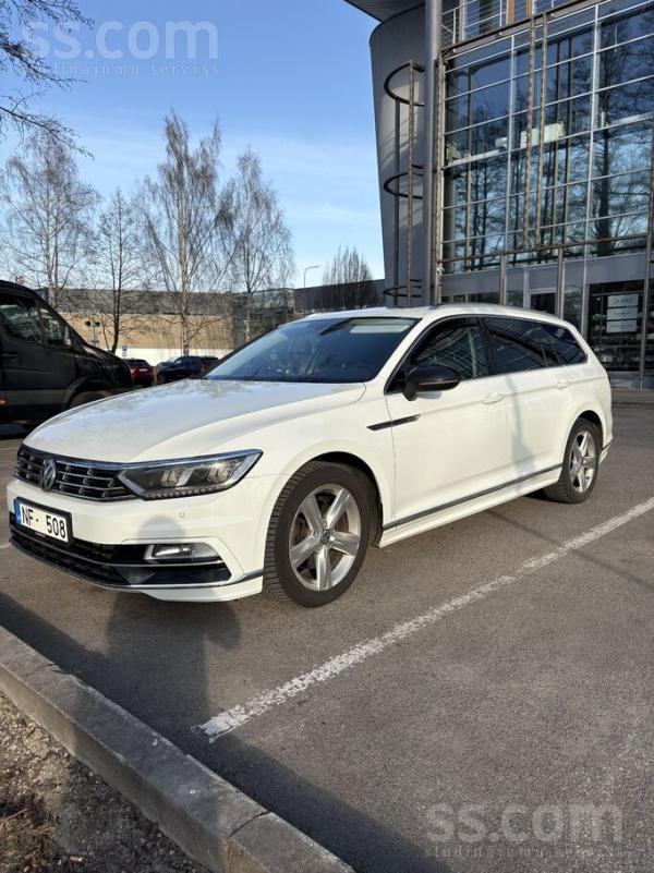 White Volkswagen Passat B8 2016 in Riga, with an engine capacity of 2.00 L and mileage of 440 thousand km for 6500 €, photo 1 on AUTOMOTO.COM.LV