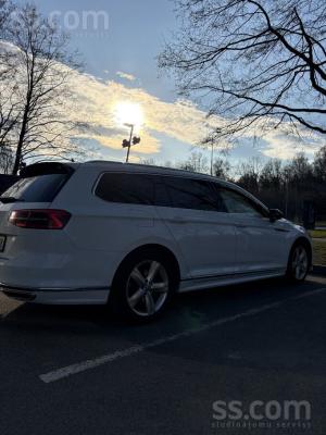 Balts Volkswagen Passat B8 2016 Rīga, ar dzinēja tilpumu 2.00 L un nobraukumu 440 tūkst. km par 6500 €, foto 4 vietnē AUTOMOTO.COM.LV
