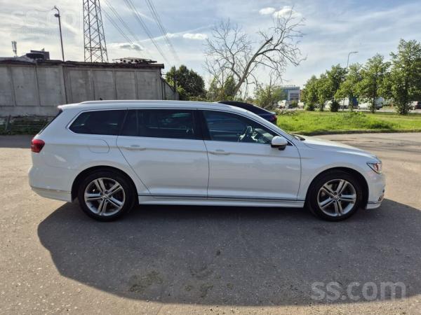White Volkswagen Passat B8 2016 in Riga, with an engine capacity of 2.00 L and mileage of 255 thousand km for 12590 €, photo 5 on AUTOMOTO.COM.LV