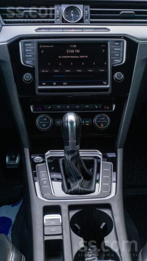 Balts Volkswagen Passat B8 2016 Rīga, ar dzinēja tilpumu 2.00 L un nobraukumu 255 tūkst. km par 12590 €, foto 19 vietnē AUTOMOTO.COM.LV