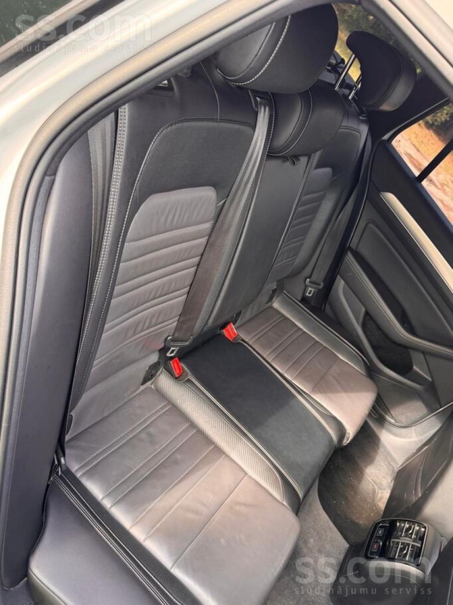 White Volkswagen Passat B8 2016 in Riga, with an engine capacity of 2.00 L and mileage of 351 thousand km for 11500 €, photo 16 on AUTOMOTO.COM.LV