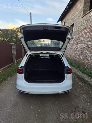 White Volkswagen Passat B8 2016 in Liepaja, with an engine capacity of 1.40 L and mileage of 240 thousand km for 10499 €, photo 5 on AUTOMOTO.COM.LV